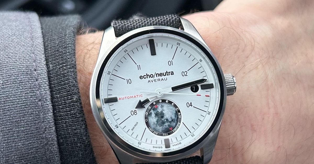 Echo / Neutra Averau Moon Phase | WatchCrunch