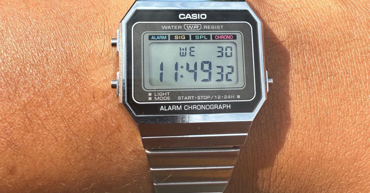 Casio Vintage Iconic A700WE-1AEF | WatchCrunch