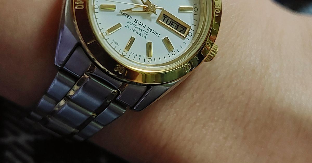 My first seiko watch and also my favorite! 25mm women's automatic ...