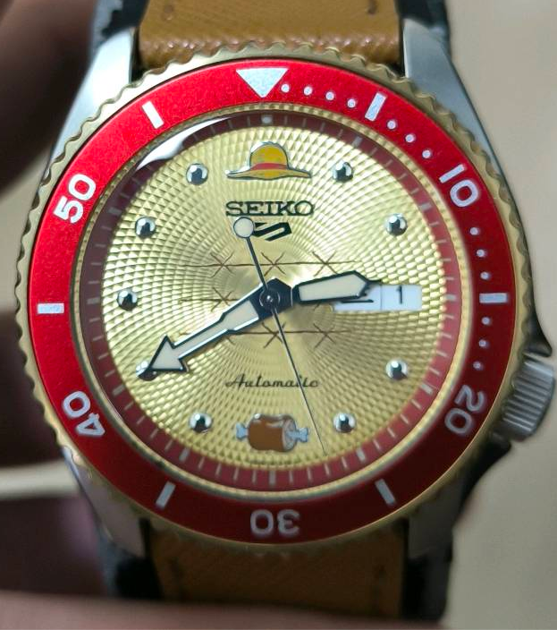 Seiko 5 2020 One Piece X Seiko Luffy Red | WatchCrunch