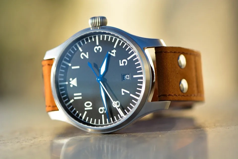 Why do watch brands make watches without logos, and do you like them ...