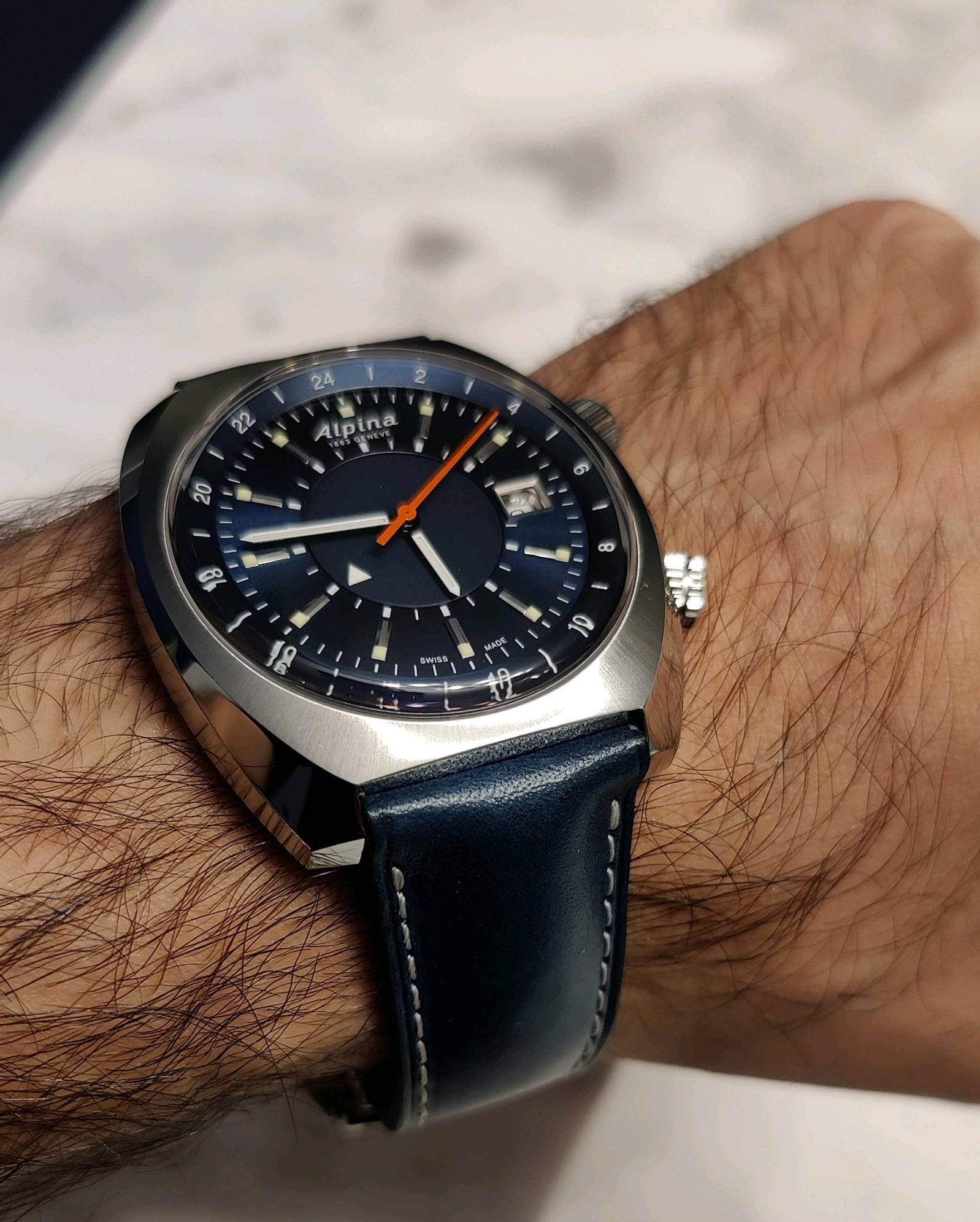 Alpina Startimer Pilot Heritage Automatic GMT AL-555N4H6 | WatchCrunch