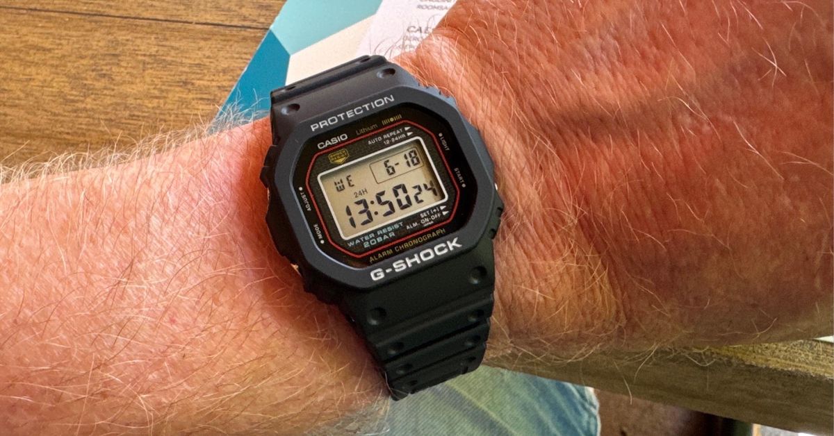 The Casio G-Shock DW-5000, The Ferrari F40 of the watch world ...