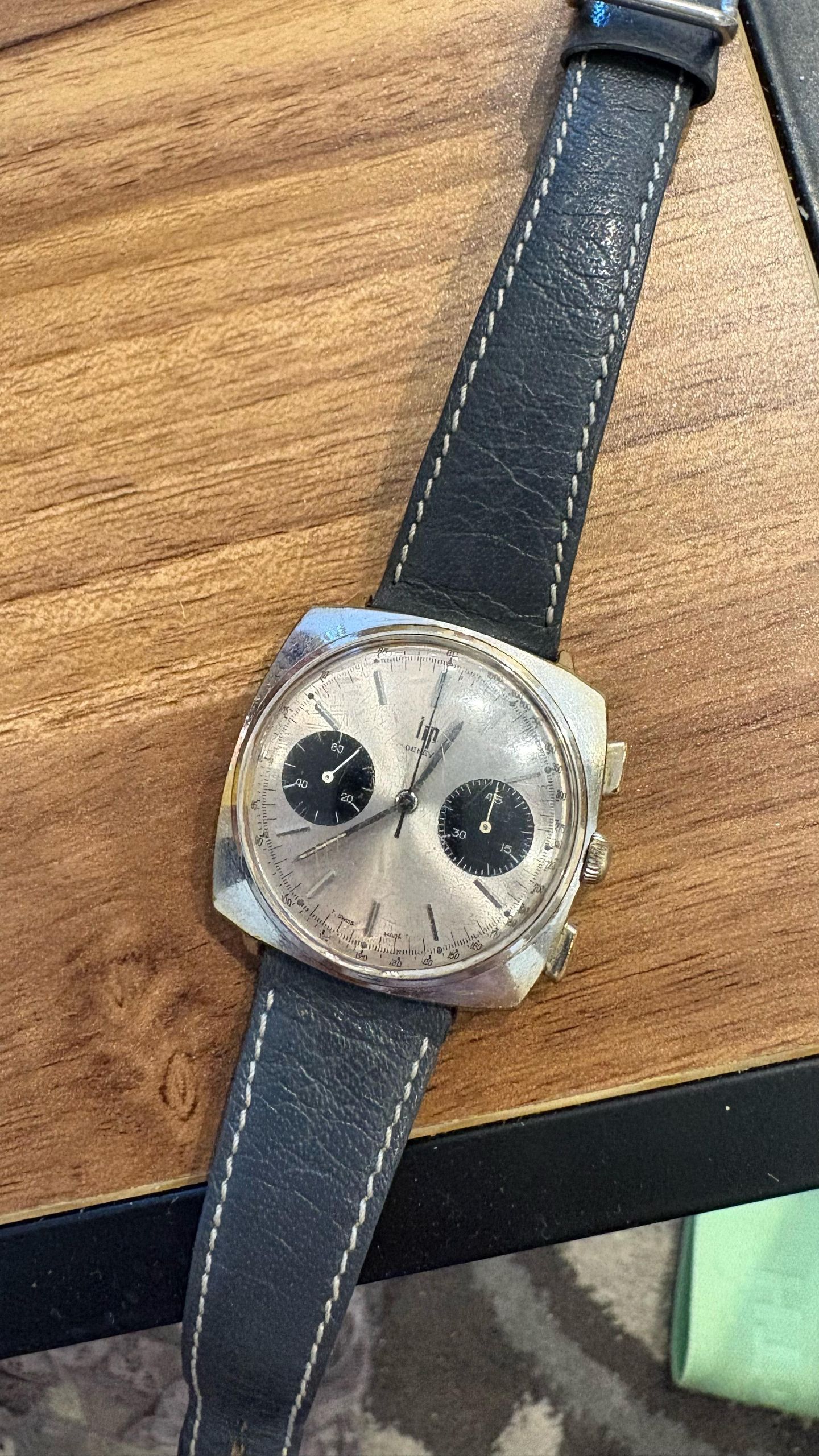 Vintage Lip Genève Chronograph – Valjoux 7730 Movement | WatchCrunch