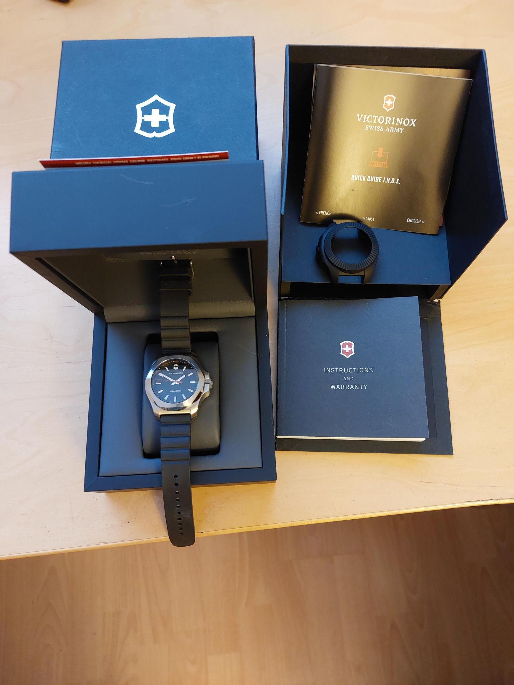 Pre-Owned Victorinox Swiss Army I.N.O.X. V 37mm Quartz For Sale