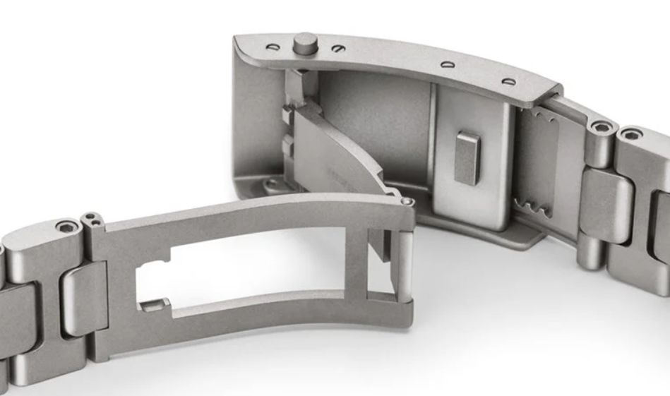 Sinn's New Adjustable Clasp | WatchCrunch