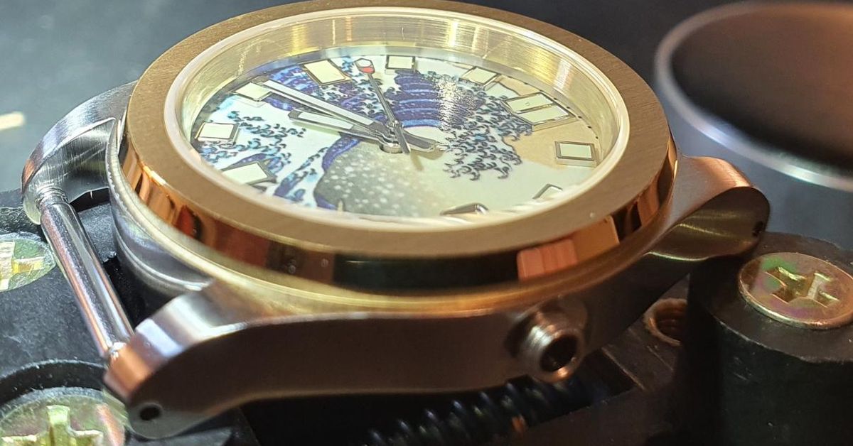 Fitting a NH35 movement to a Namoki field case | WatchCrunch