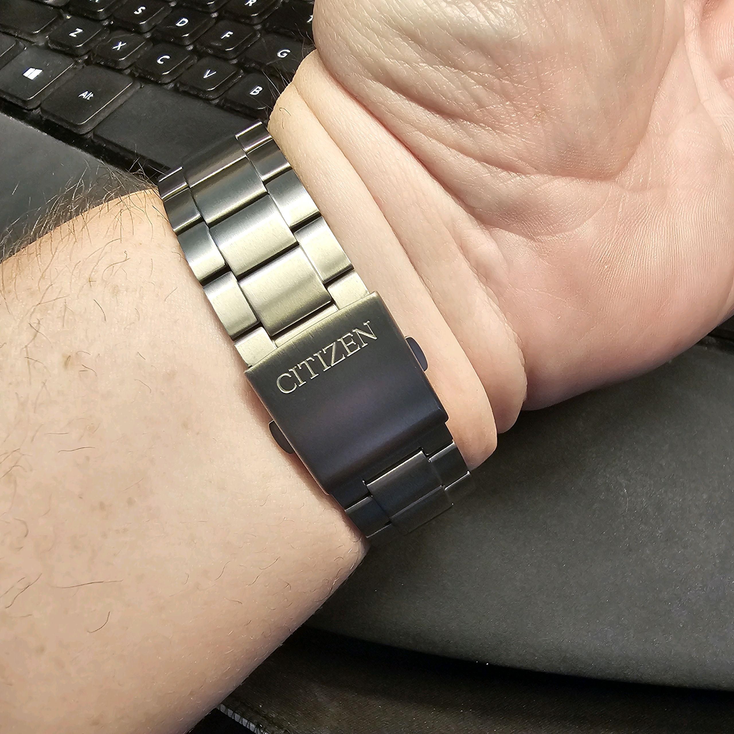 Citizen Garrison Titanium | WatchCrunch