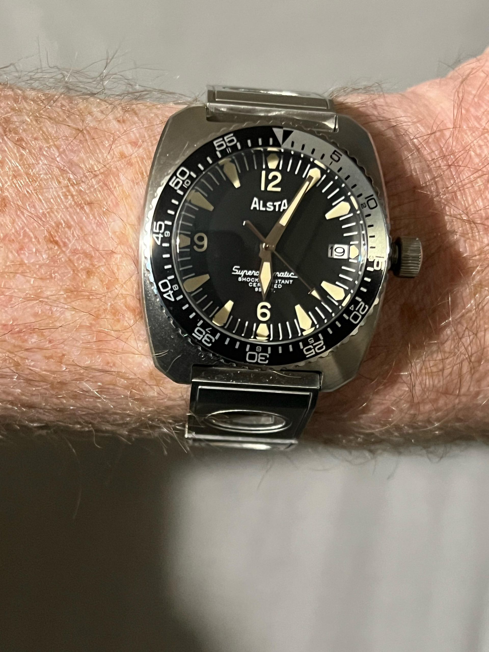 Jaws Watch | WatchCrunch