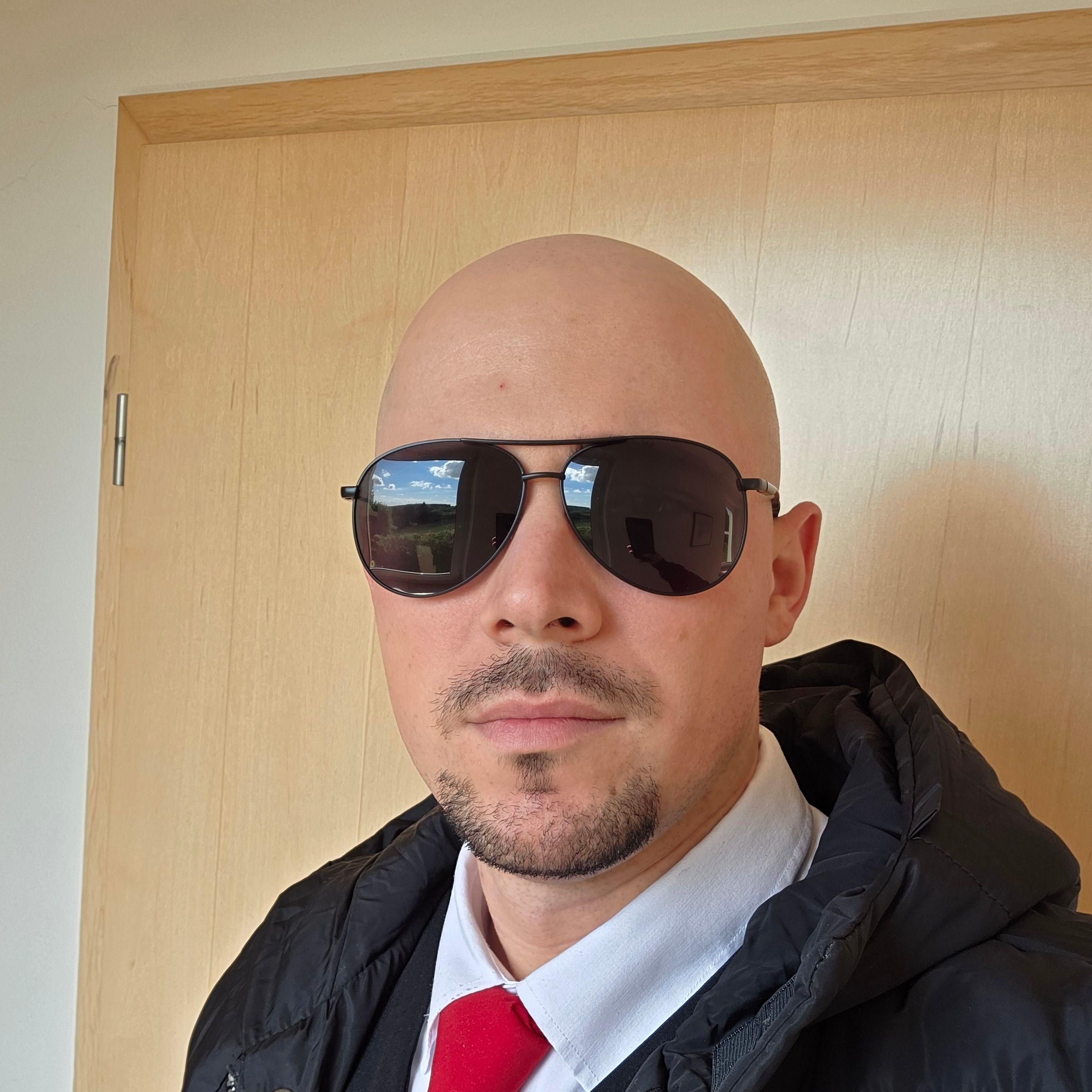 claudehenry | WatchCrunch