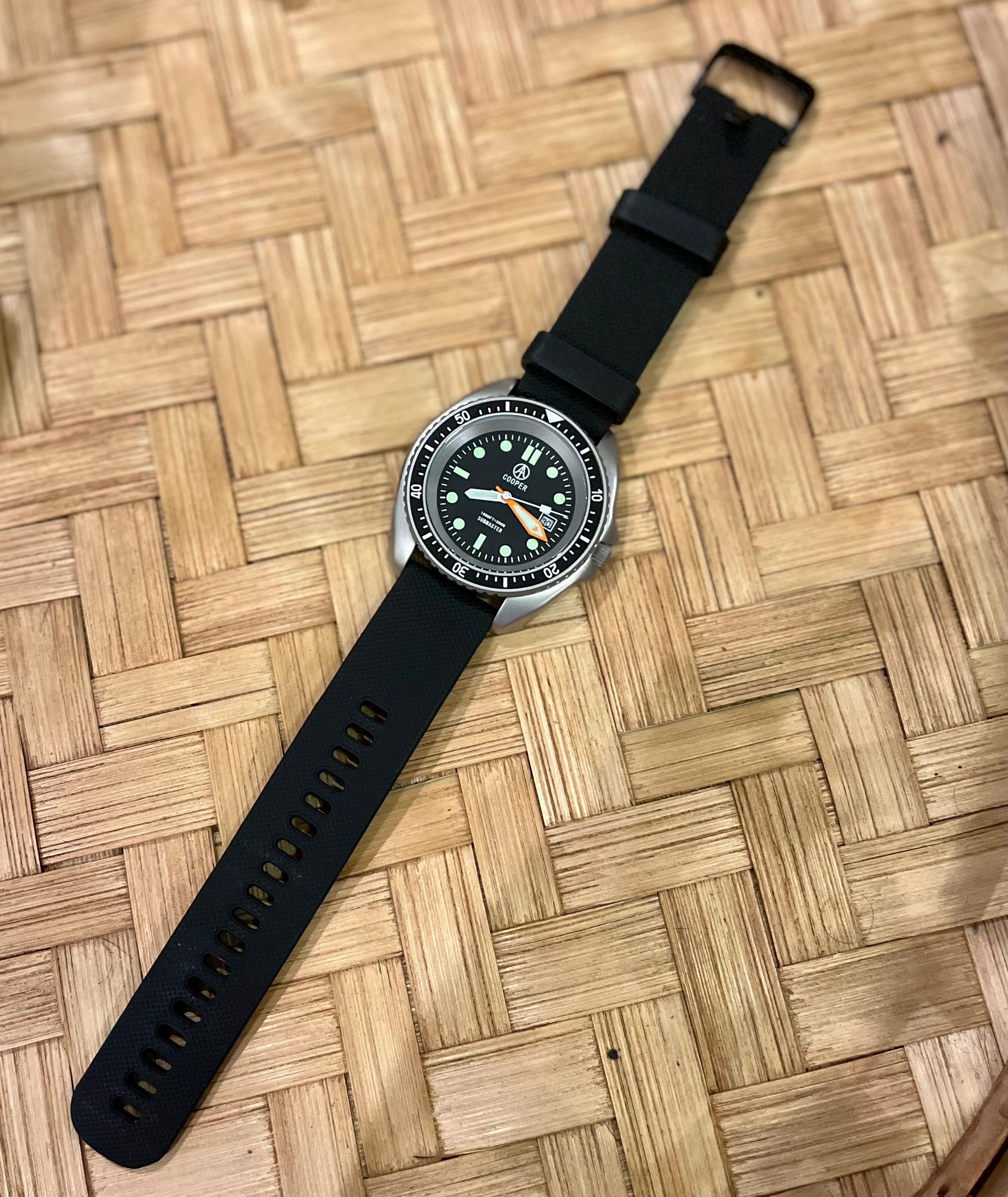 A Nice, Relatively Affordable Diver Style Quartz Watch that Isn’t a ...