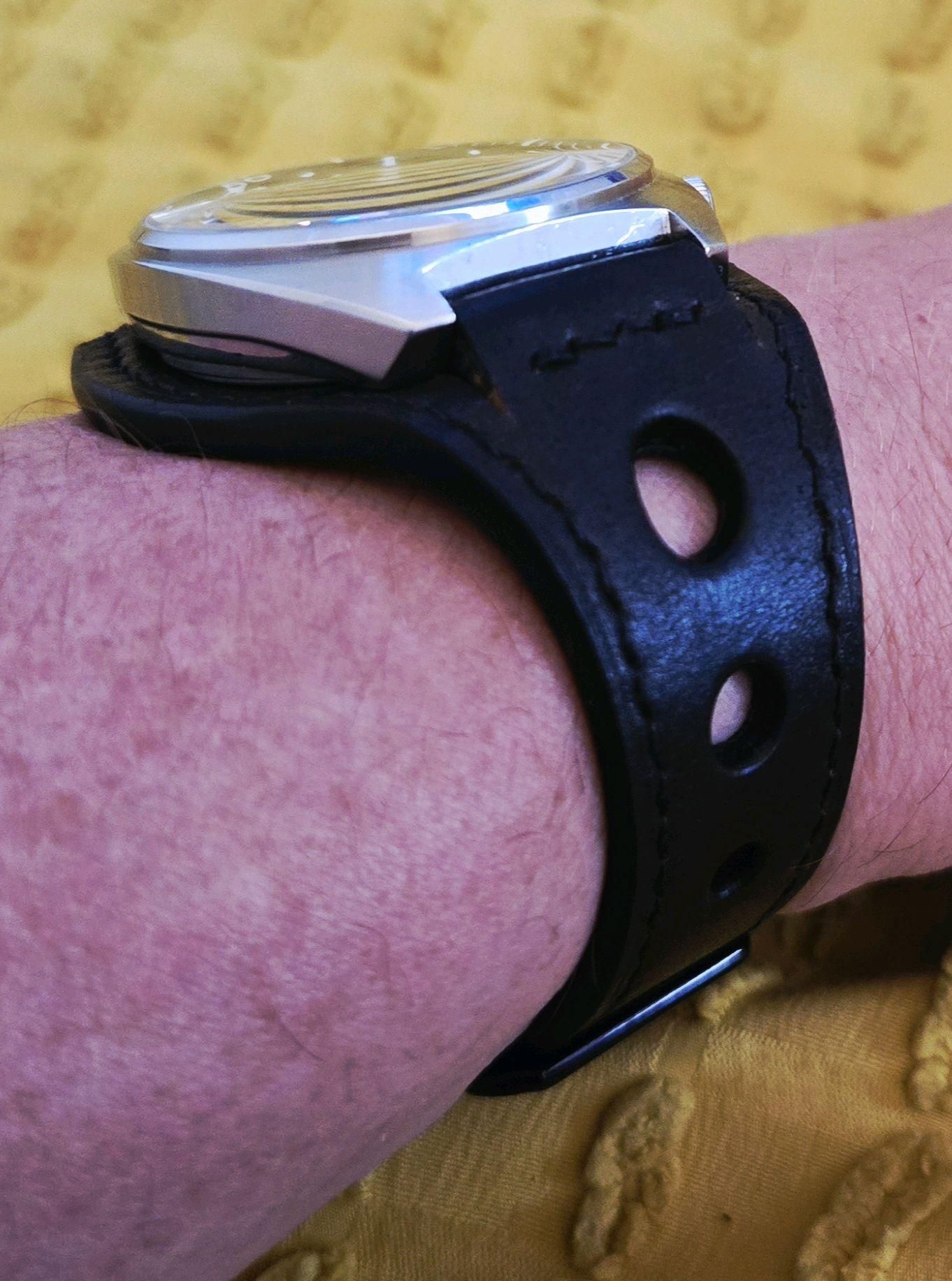 New Bund Strap ALERT! | WatchCrunch