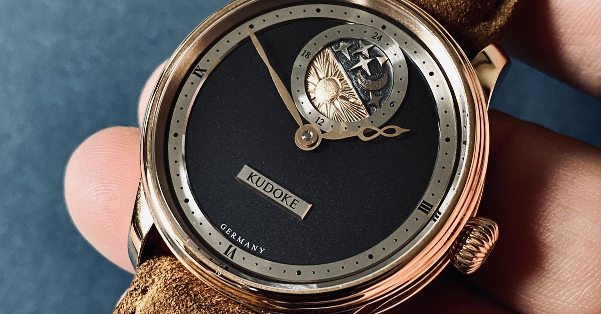 Kudoke 2 in 18K pink gold | WatchCrunch