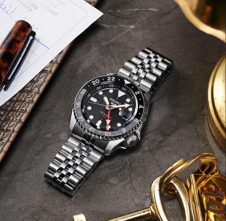 Th ultimate Seiko SSK GMT guide: The Ideal Watch for the Time Zone Nerd ...