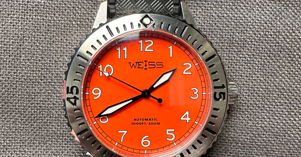 Review Weiss 42mm Standard Issue Diver in Tennessee Tangerine | WatchCrunch