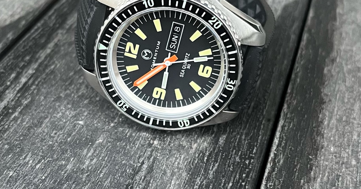 Momentum Sea Quartz 30 | WatchCrunch