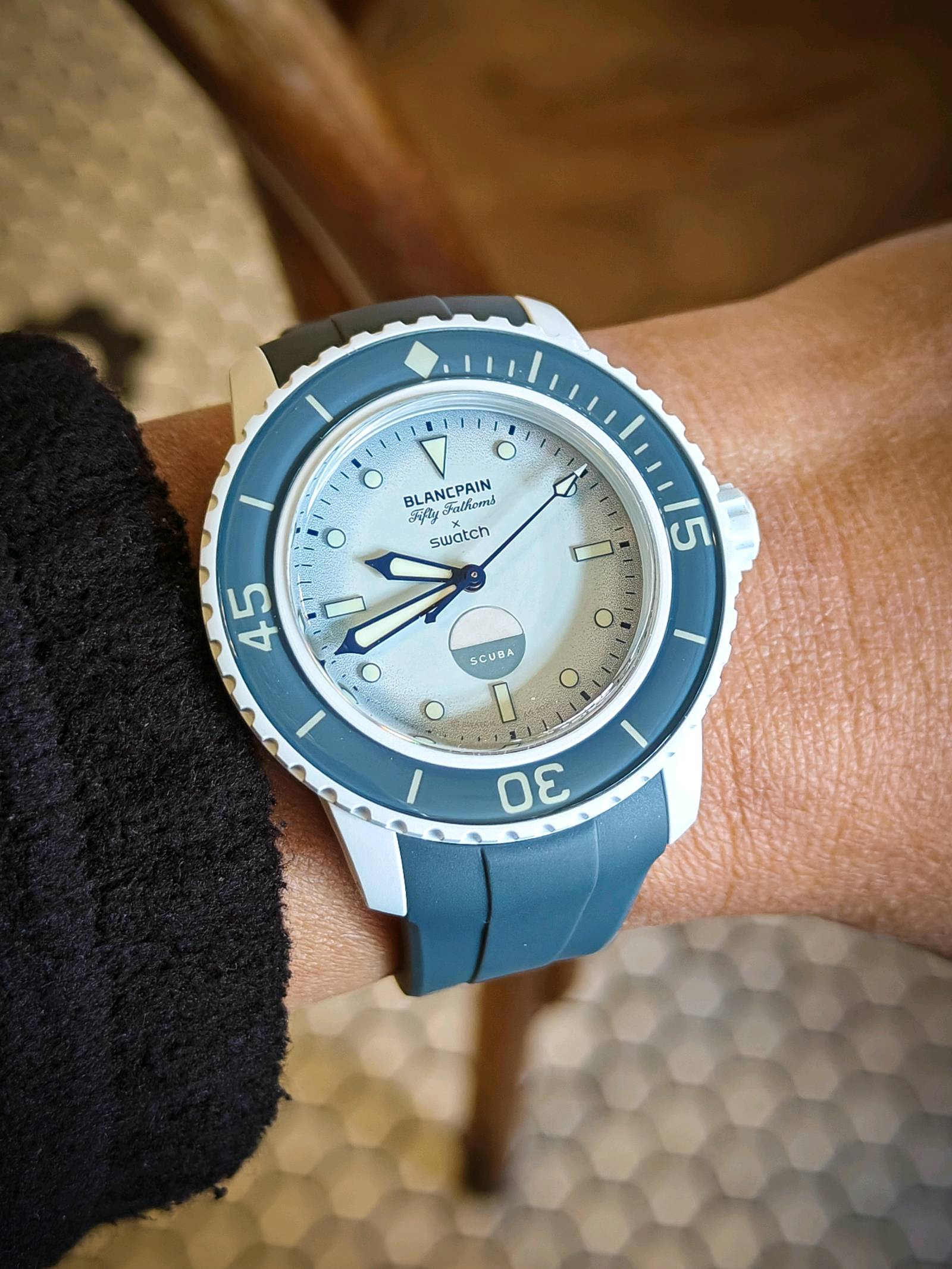 Who is a fan of fitted rubber straps? | WatchCrunch