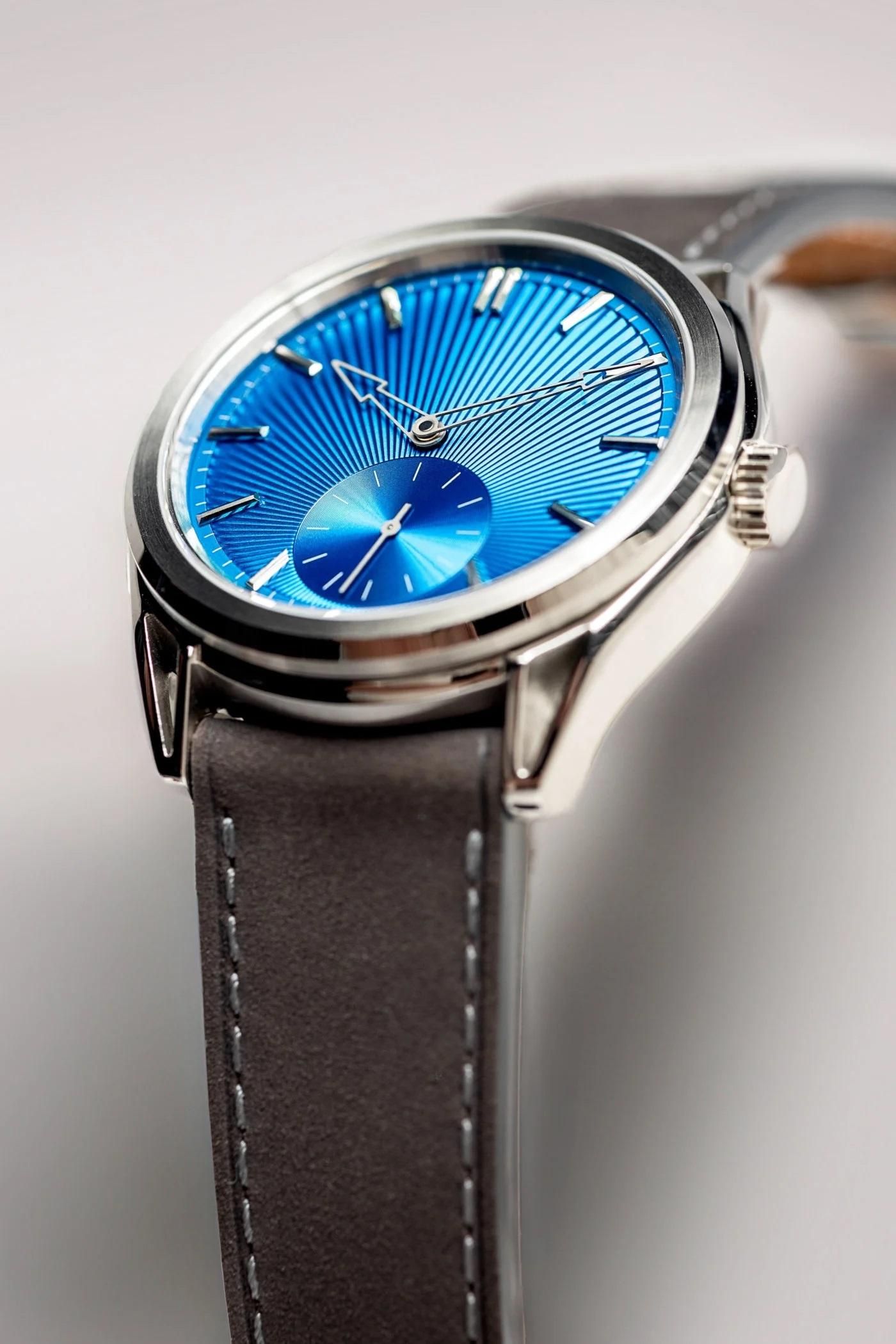J.S. Elliott Theory Two : when an 18 year old designs a watch ...