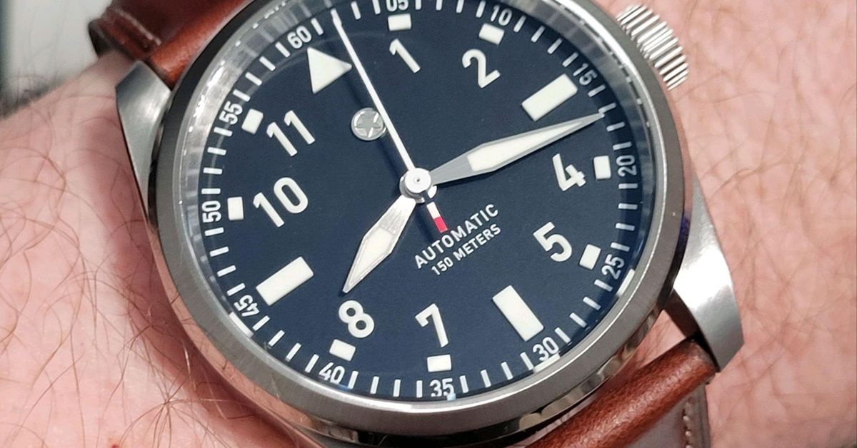 Jack Mason Persuit Pilot Shadow | WatchCrunch