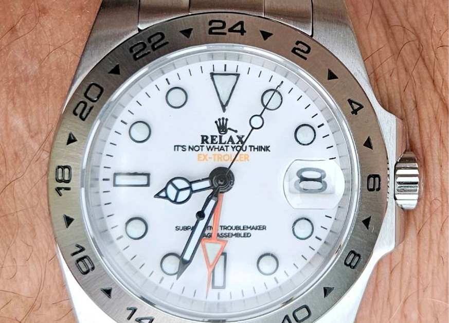 Relax Watch Logo | WatchCrunch