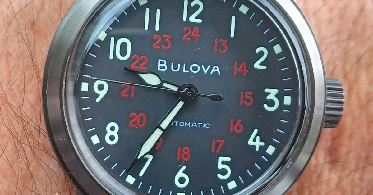 Bulova Hack Automatic Field | WatchCrunch