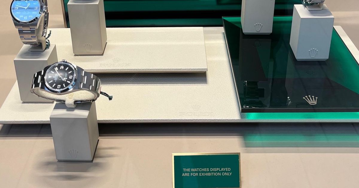 Working movements in “exhibition only” Rolex? | WatchCrunch
