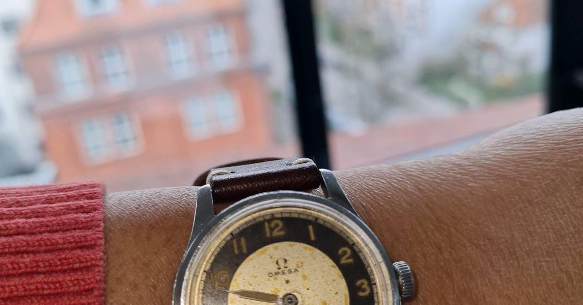 Omega 2400 Suverän - A Swedish classic | WatchCrunch