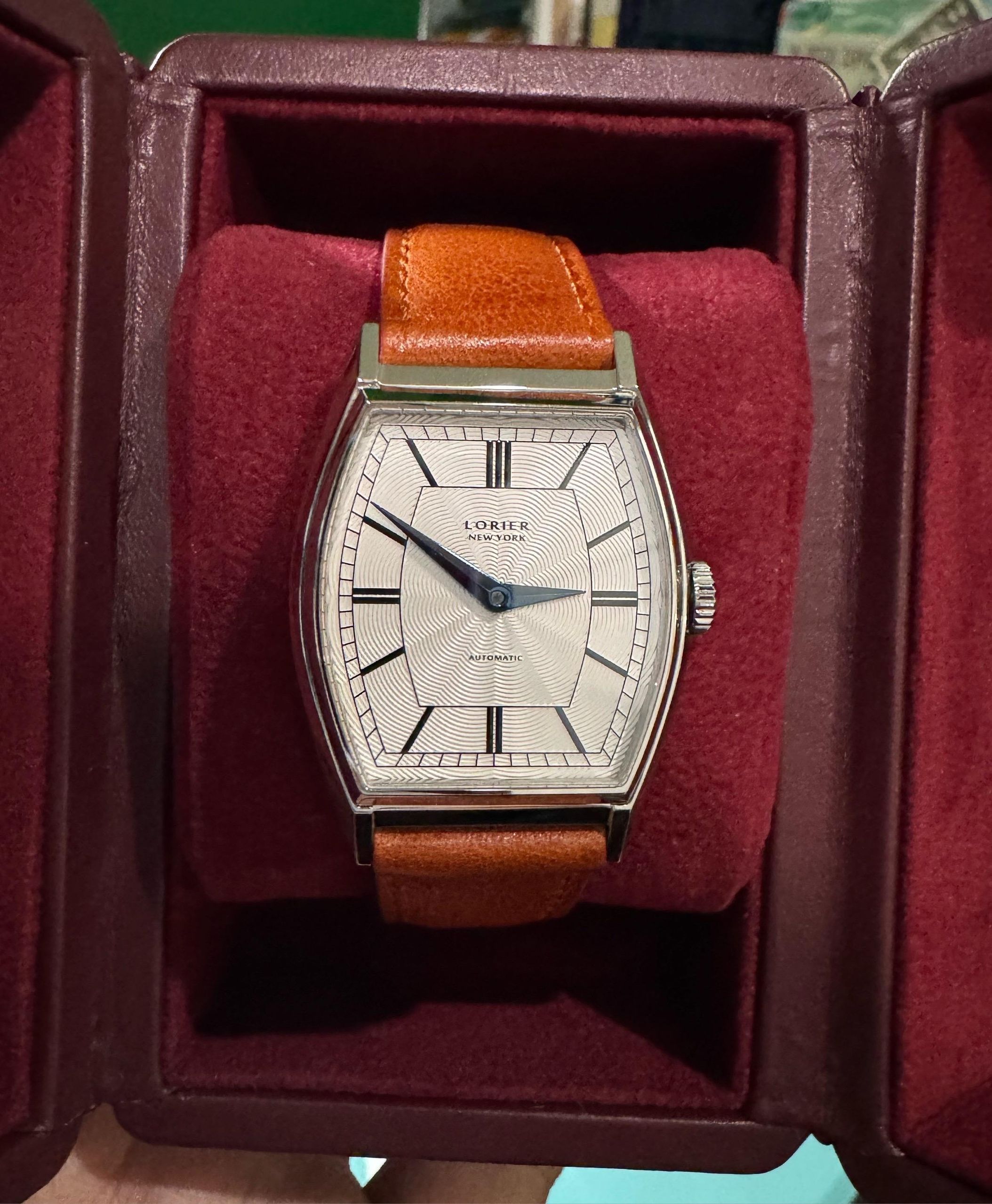 Lorier Zephyr | WatchCrunch