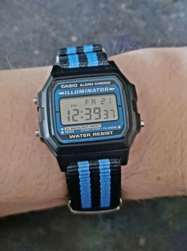 Casio F-105W | WatchCrunch