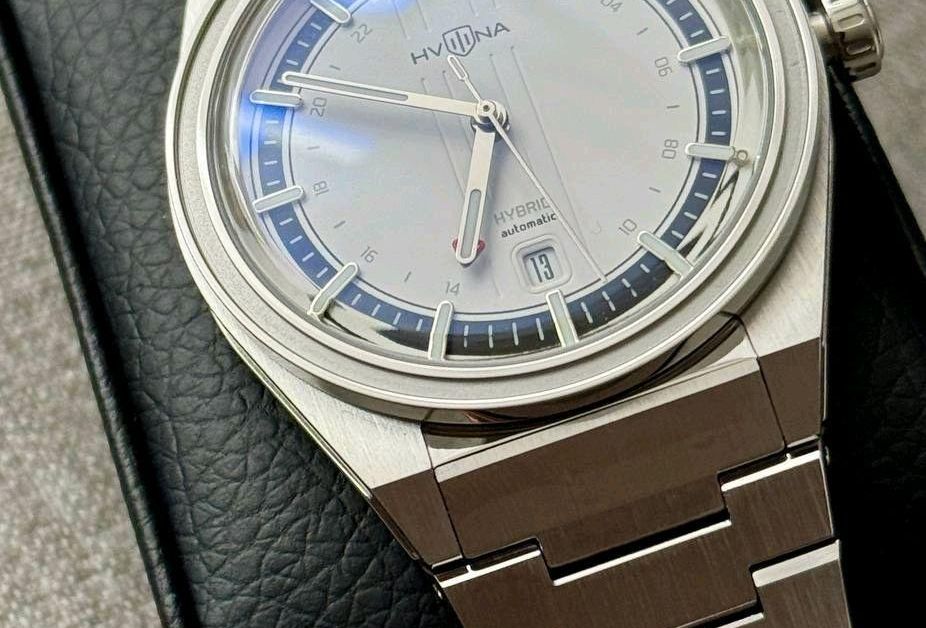 Hvilina Nombro Hybrid Post-Industrial | WatchCrunch