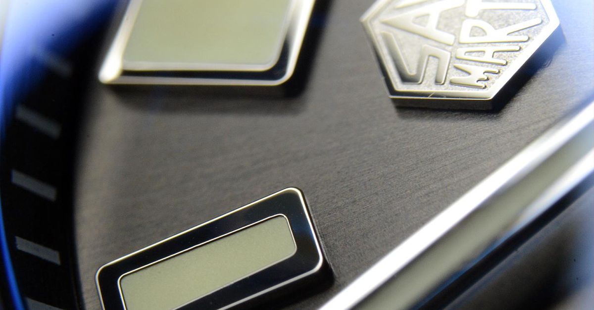 Watches under microscope Video, vol. 2 San Martin SN007 | WatchCrunch