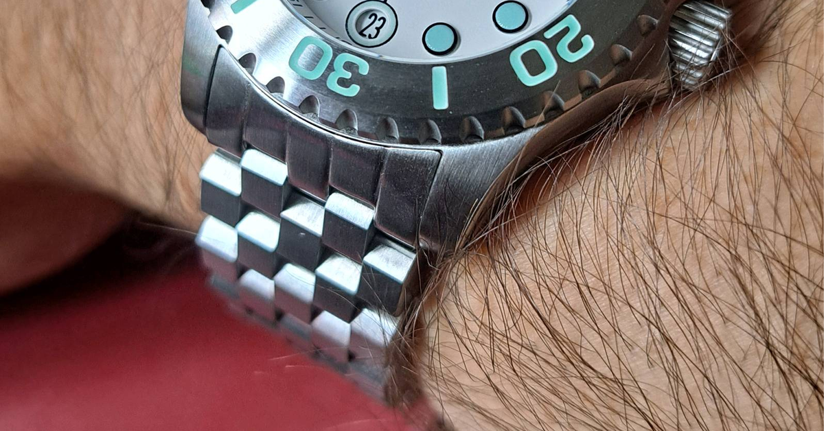 Helm Komodo and Vanuatu: a 4 year wait. | WatchCrunch