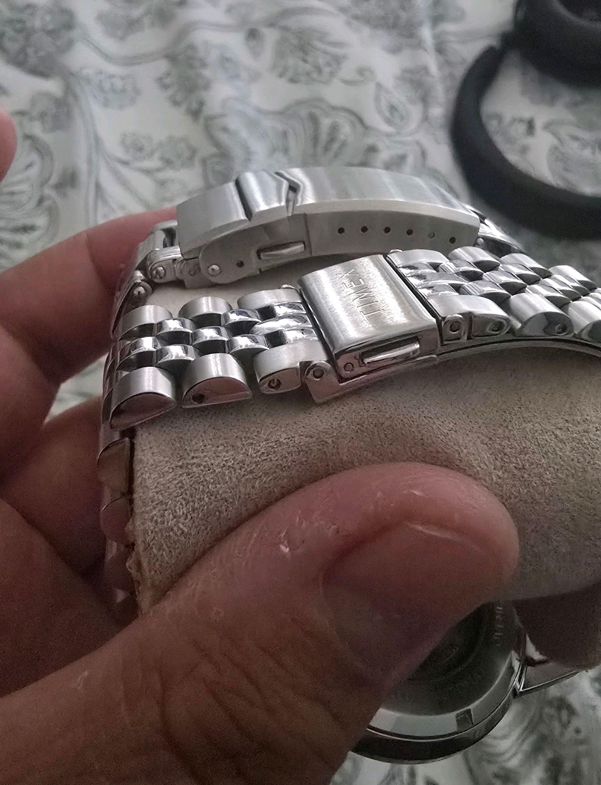 Showing love for pressed clasps | WatchCrunch