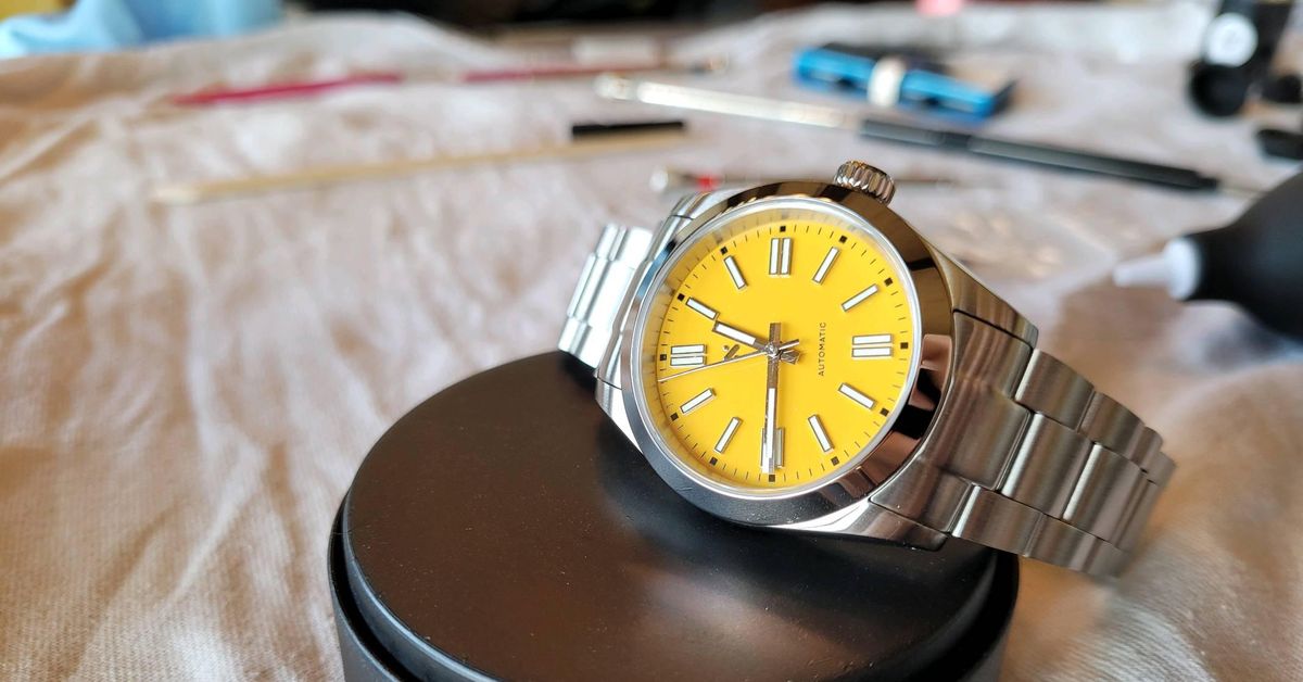 First Watch Build | WatchCrunch