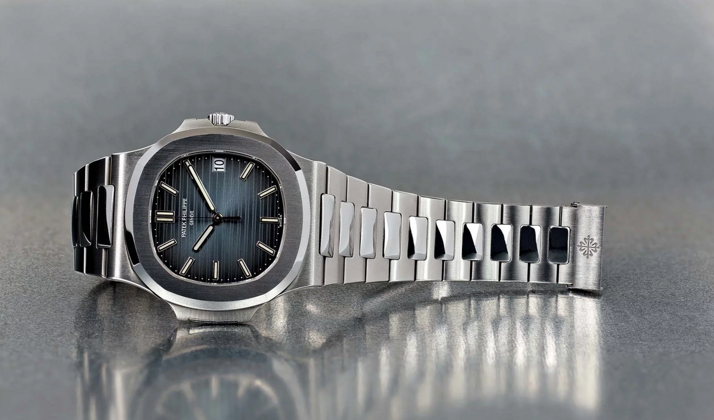 Review Patek Philippe Nautilus 5011/1A-010 with blue dial | WatchCrunch