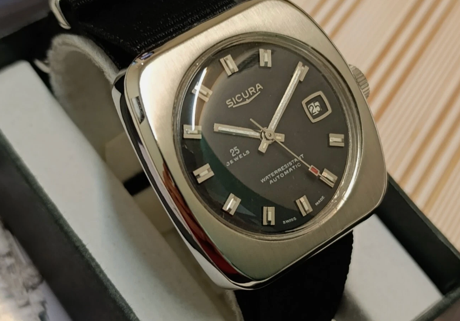 Sicura Cushion case automatic | WatchCrunch