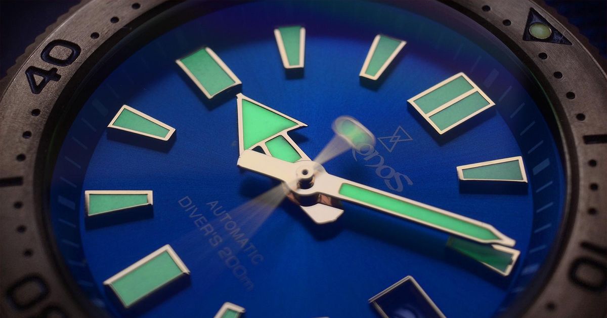 Watches under microscope vol. 15 Cronos LM6002 Bronze Diver | WatchCrunch