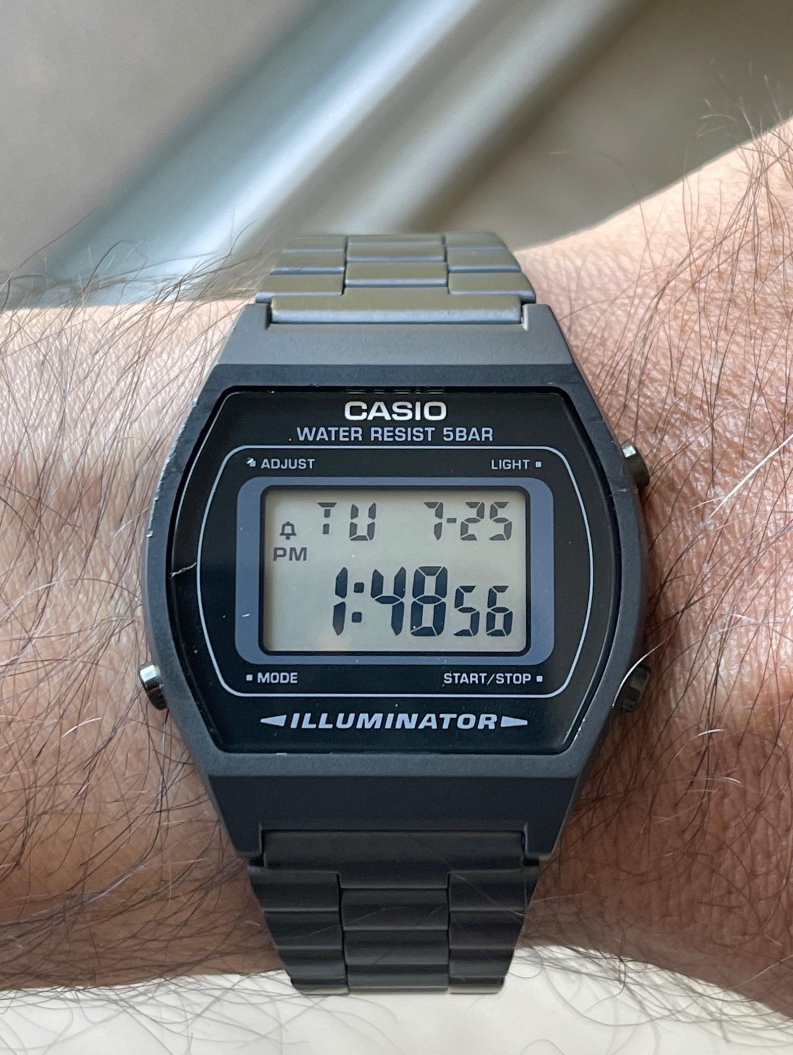 Casio Unisex Retro Illuminator Digital Black Stainless Steel B640WB ...