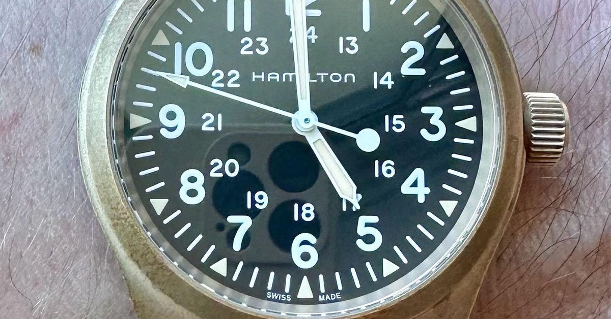 Hamilton Khaki Field Bronze H69459530 | WatchCrunch