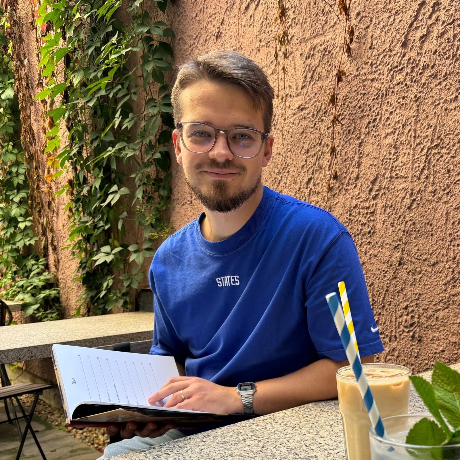 VM21135 | WatchCrunch