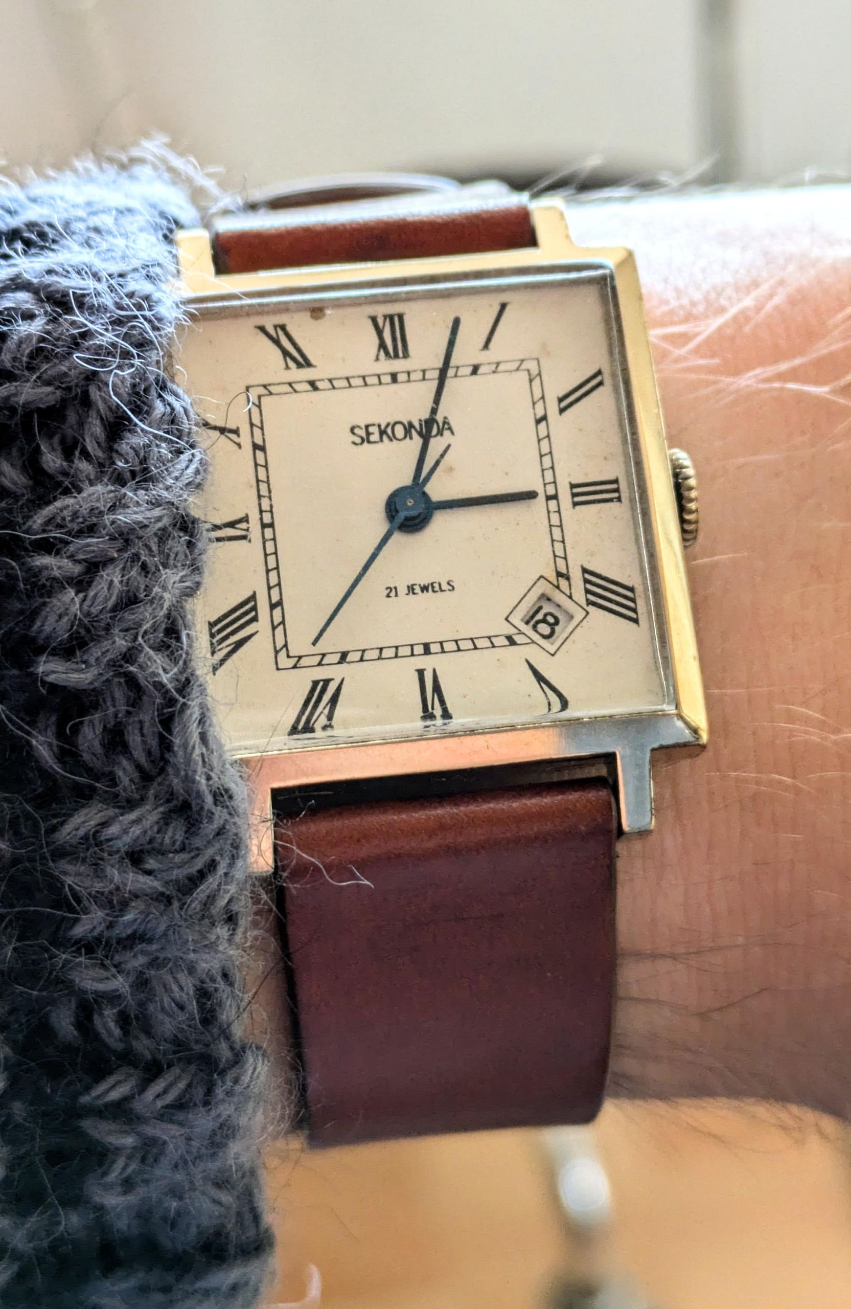 Sekonda Square | WatchCrunch