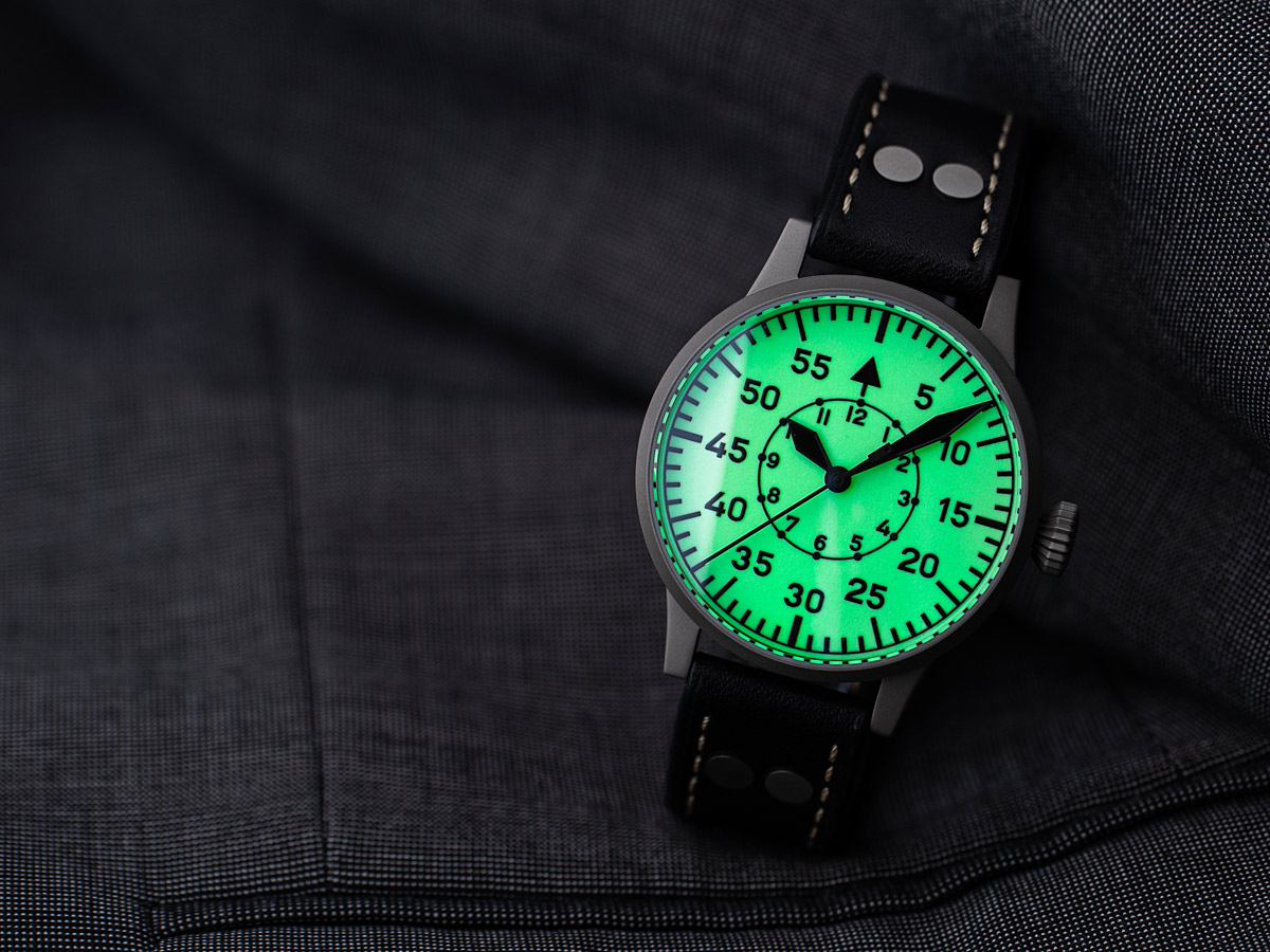 Full lume Flieger | WatchCrunch