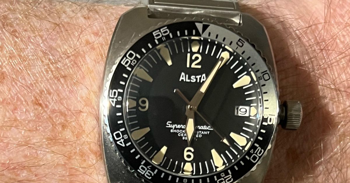 Jaws Watch | WatchCrunch