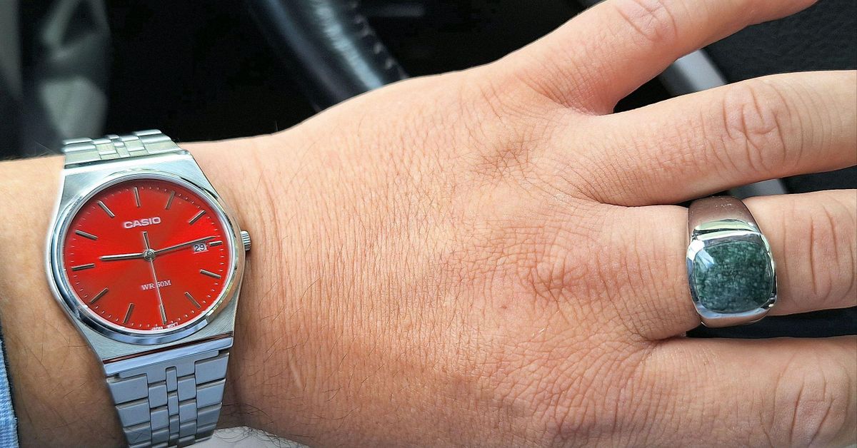 Little Red Casio | WatchCrunch