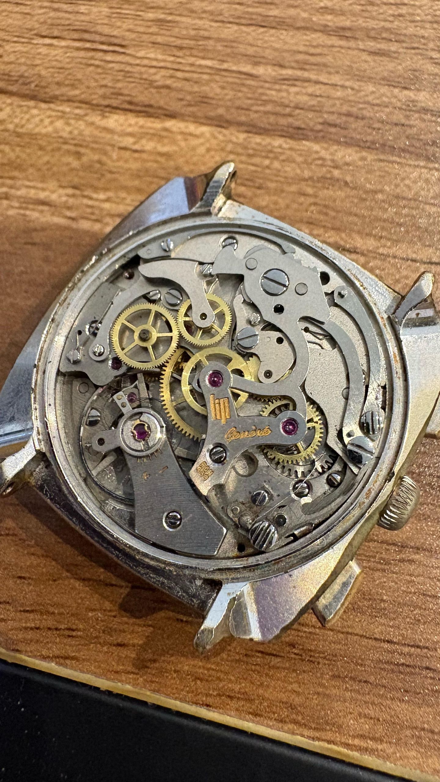 Vintage Lip Genève Chronograph – Valjoux 7730 Movement | WatchCrunch