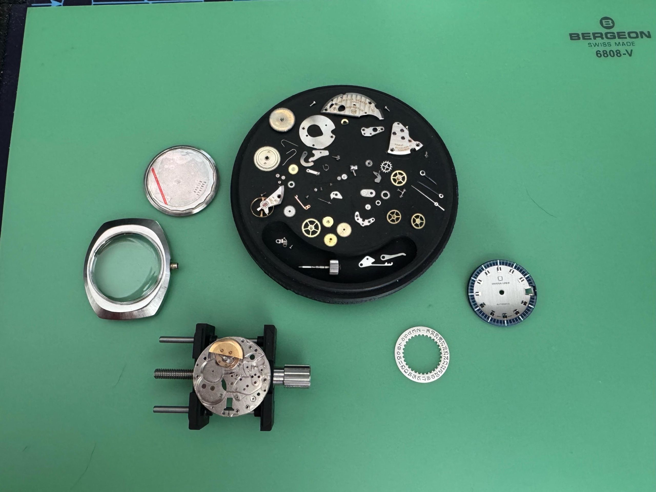 Universal Genève Polerouter III | WatchCrunch