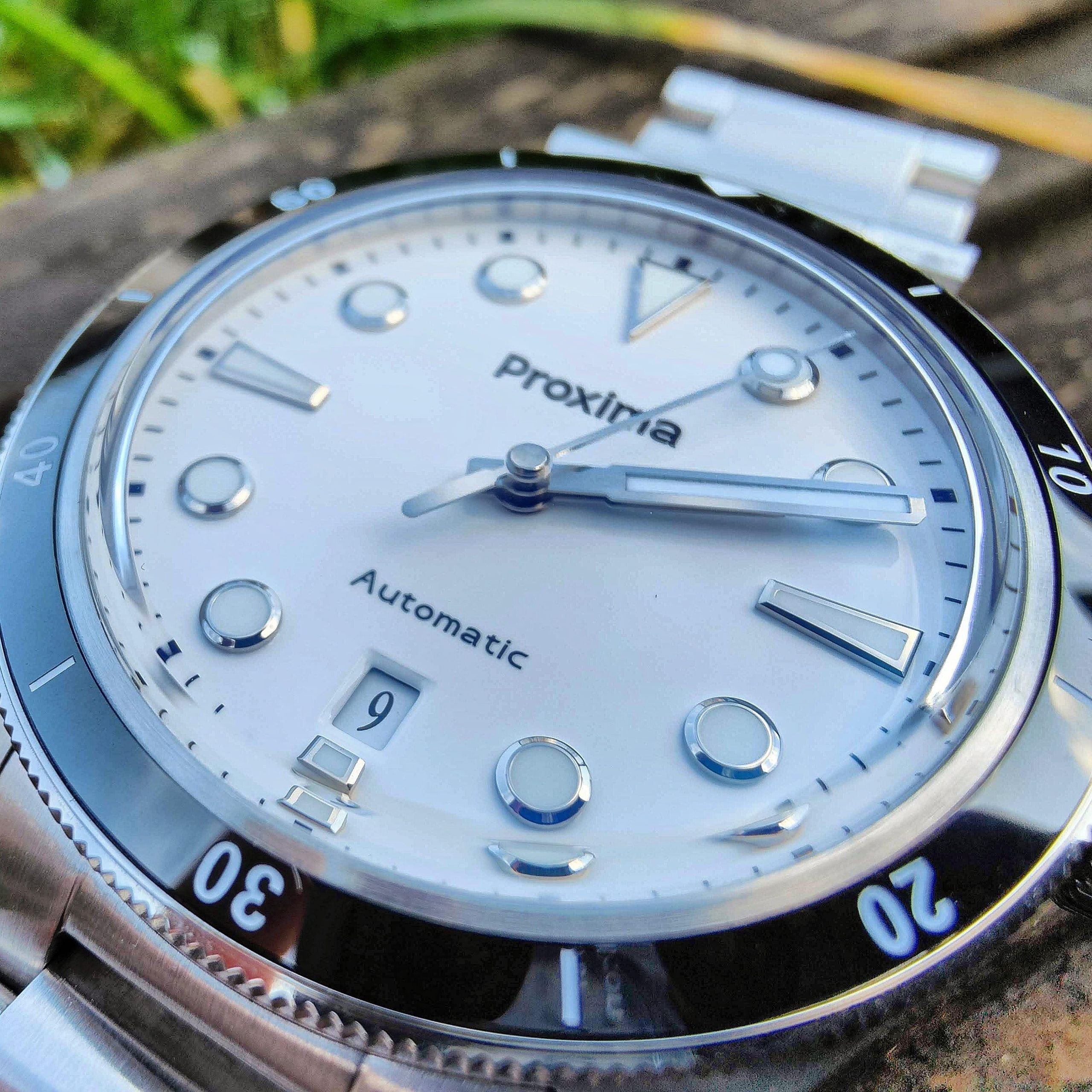 Proxima PX1697 | WatchCrunch