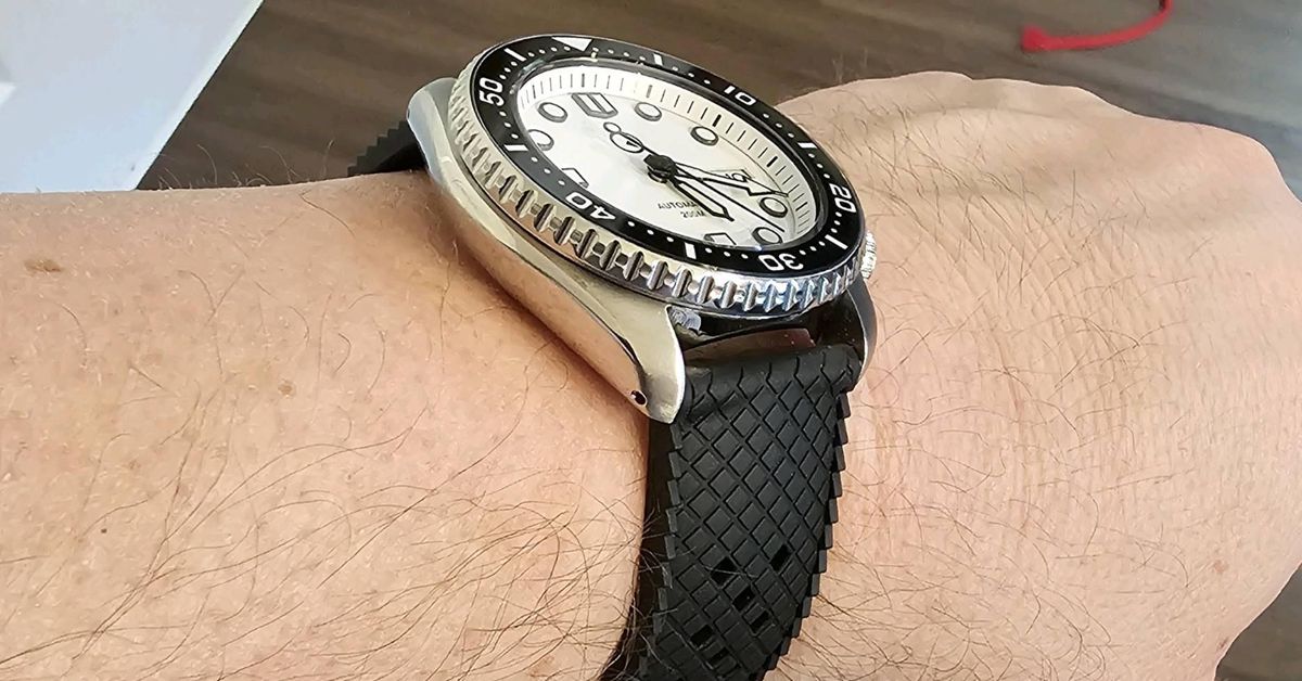 New Zuludiver Tropical Ocean strap for my Islander ISL-35 | WatchCrunch