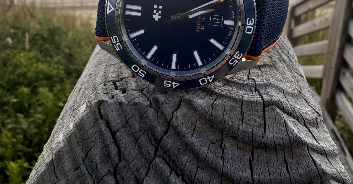 Beach sunrise | WatchCrunch