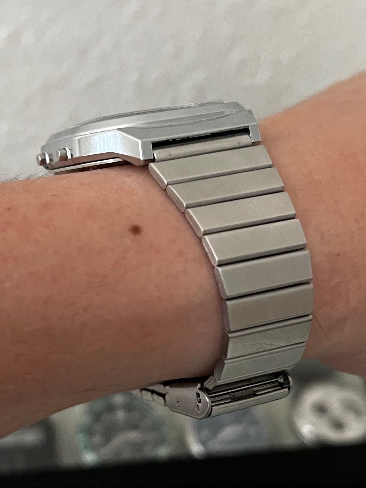 Casio AQ 240 Vintage Analog Digital | WatchCrunch